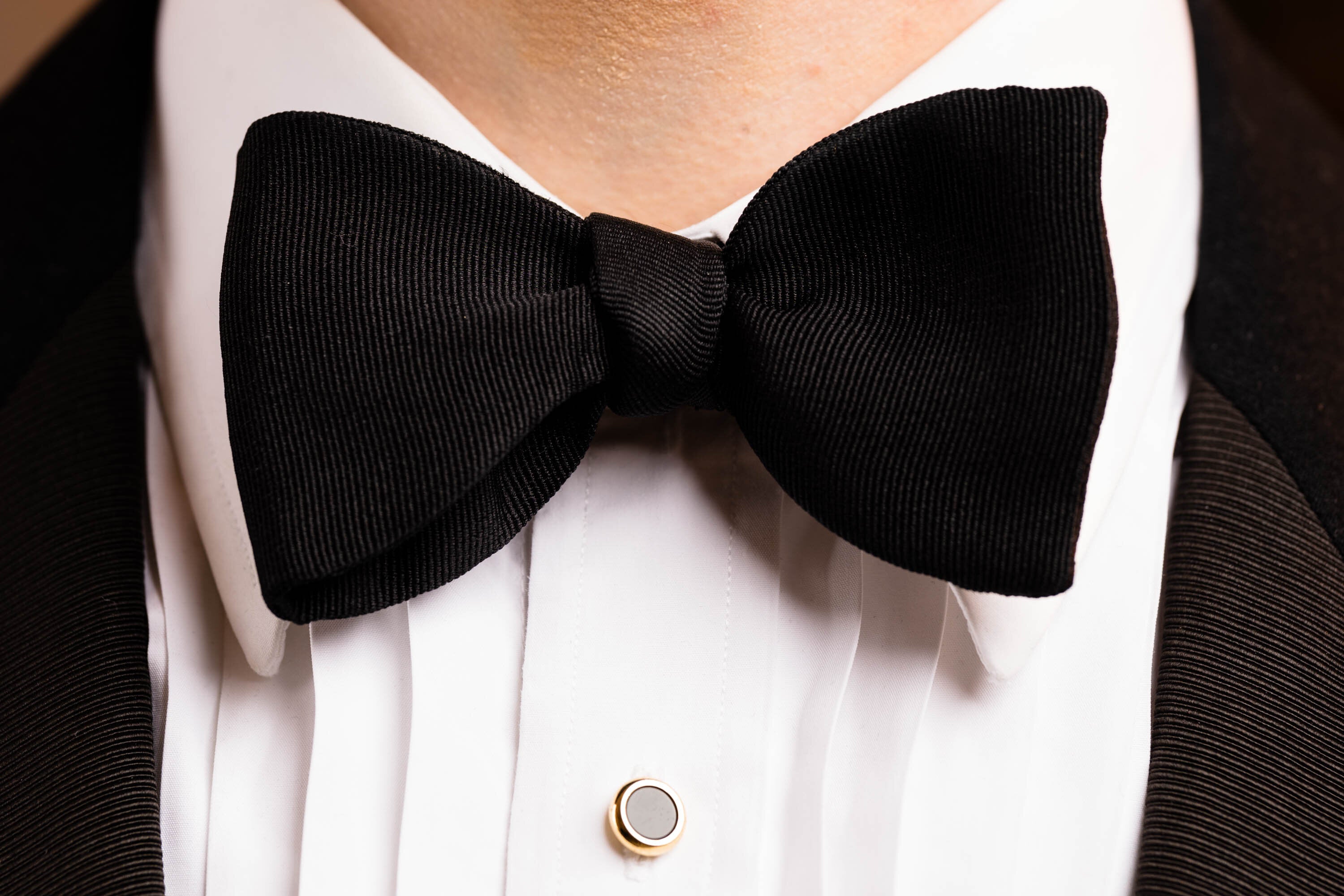 Single End Bow Tie in Black Silk Faille Grosgrain - Fort Belvedere ...