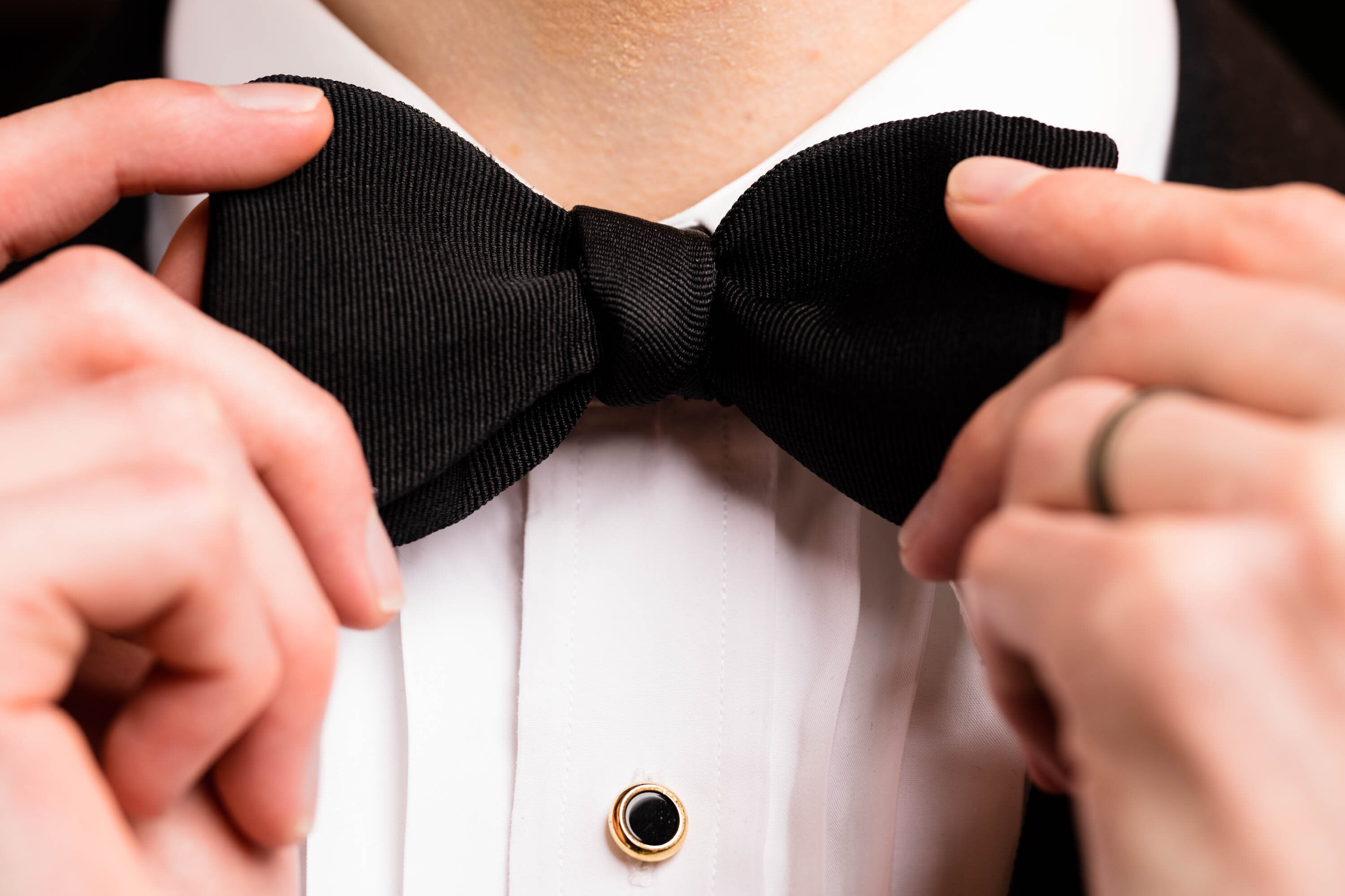 Single End Bow Tie in Black Silk Faille Grosgrain - Fort Belvedere ...