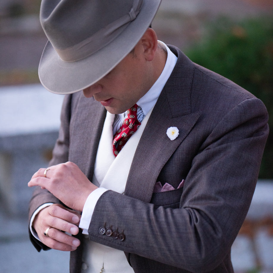 Gold Buckles – Gentleman's Gazette