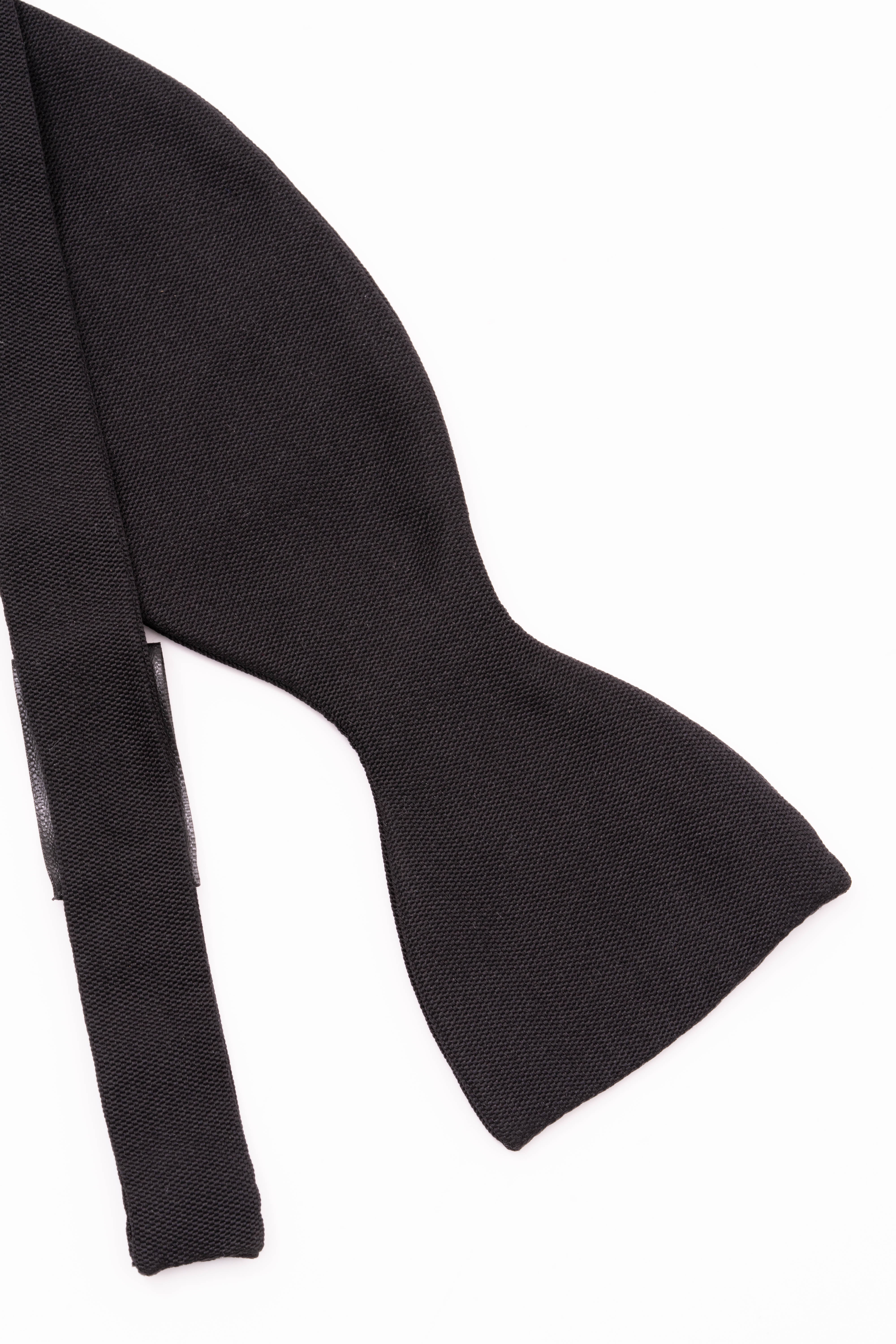 Black Single End Silk Barathea Bow Tie – Gentleman's Gazette