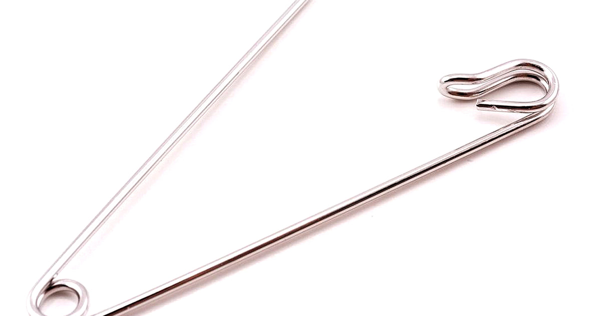 Collar Pin Safety Pin in Silver by Fort Belvedere – Gentleman's Gazette