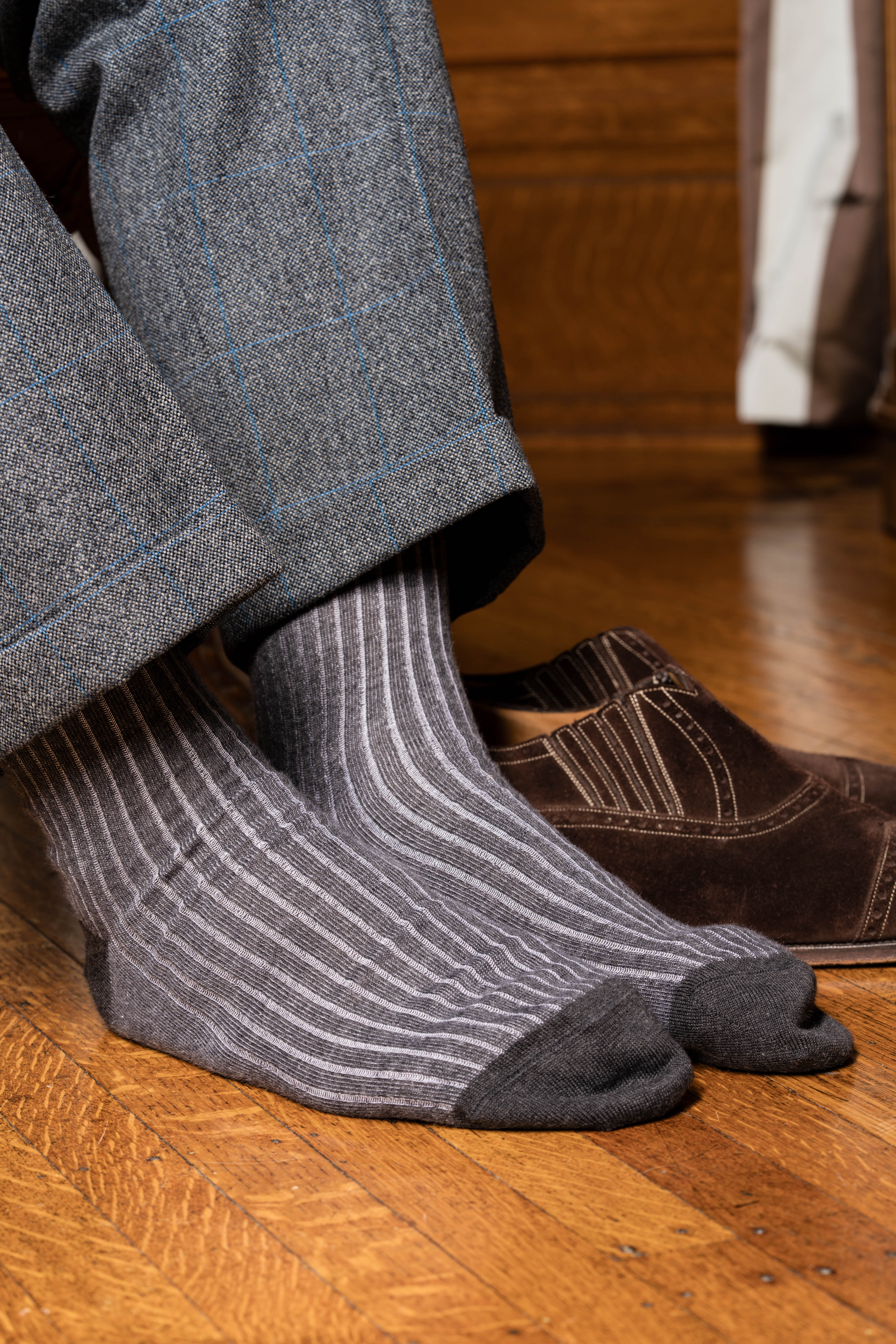 Gray & Light Gray Shadow Stripe Midweight Cotton Socks – Gentleman's ...