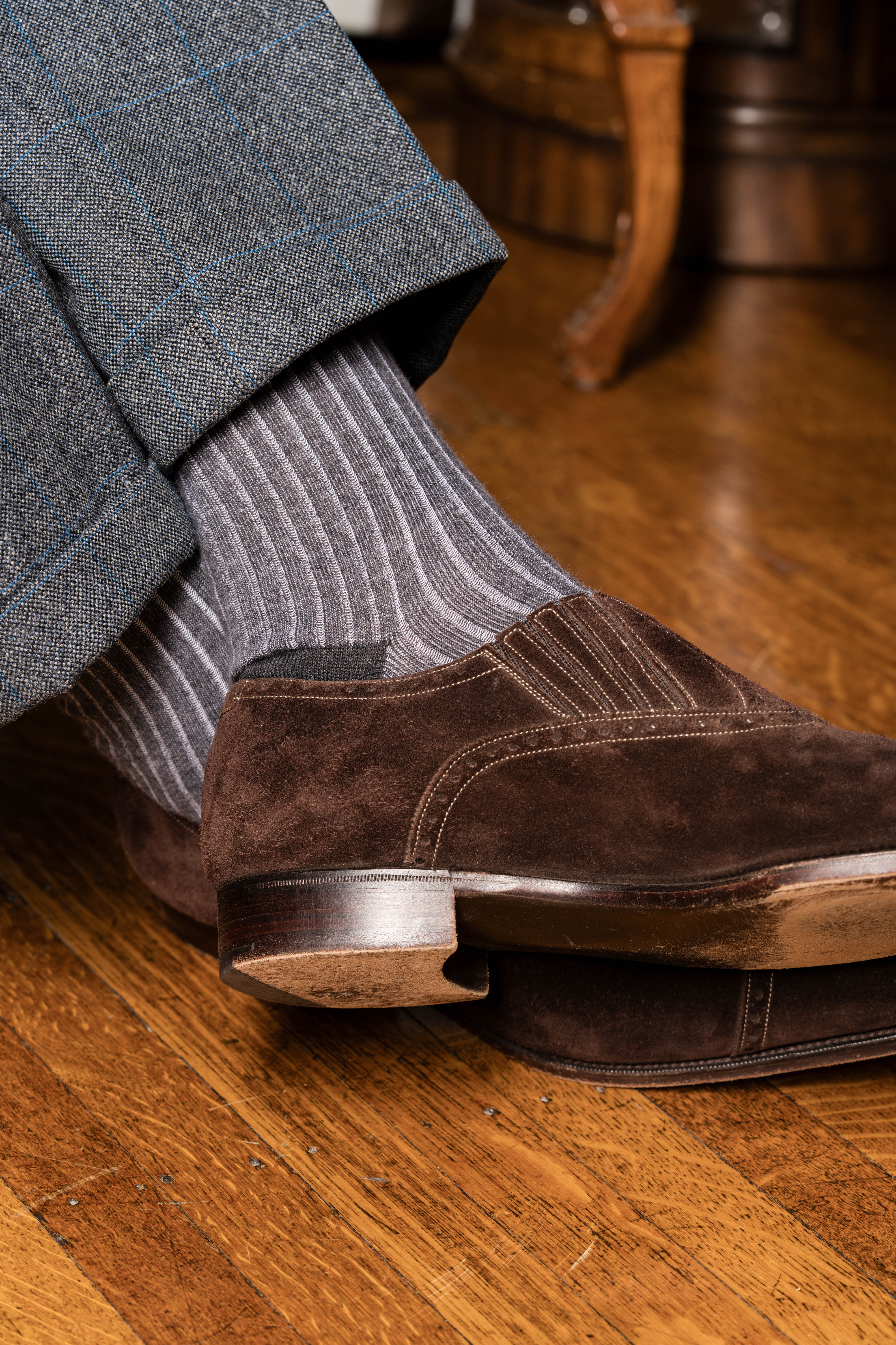 Gray & Light Gray Shadow Stripe Midweight Cotton Socks – Gentleman's ...