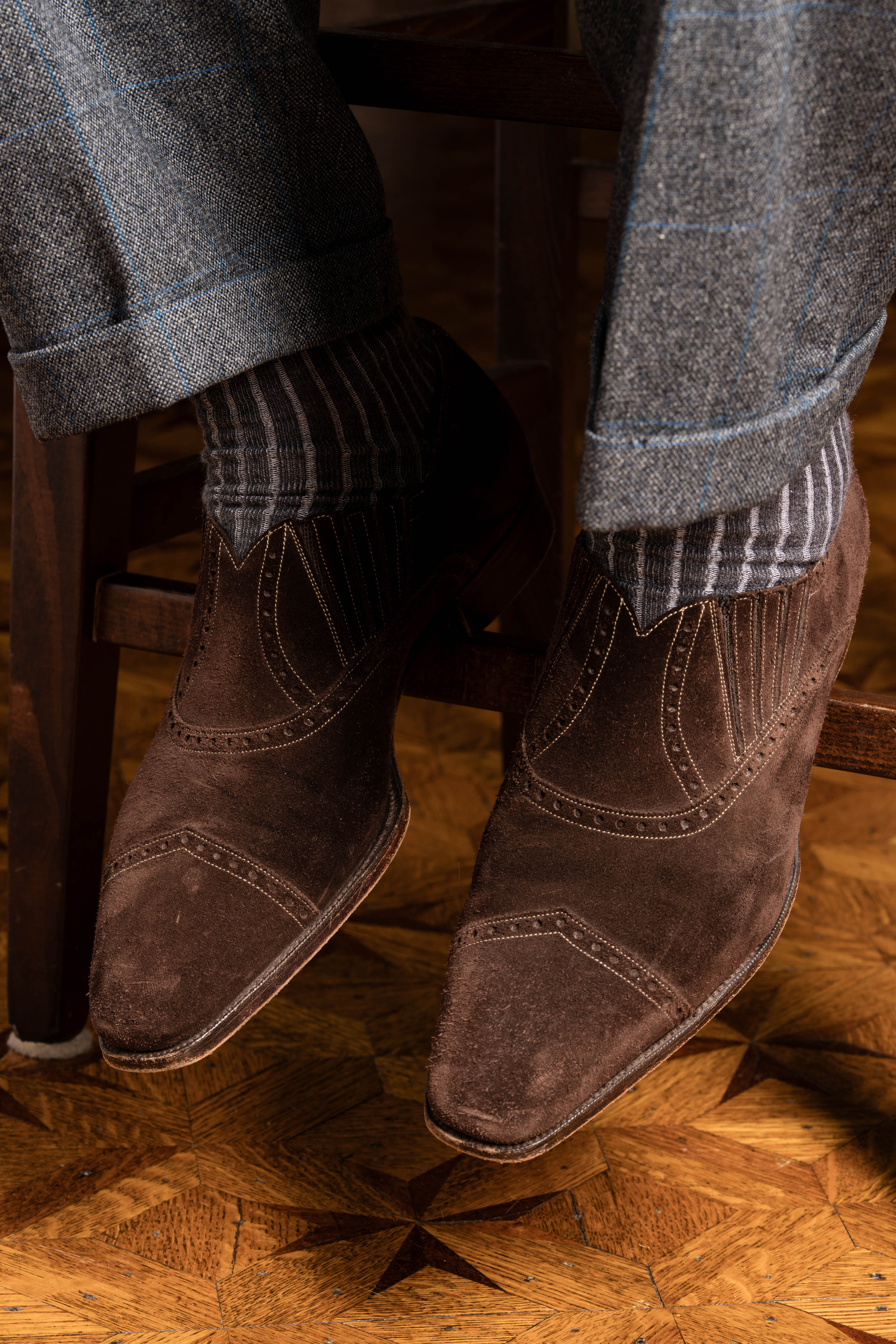 Gray & Light Gray Shadow Stripe Midweight Cotton Socks – Gentleman's ...