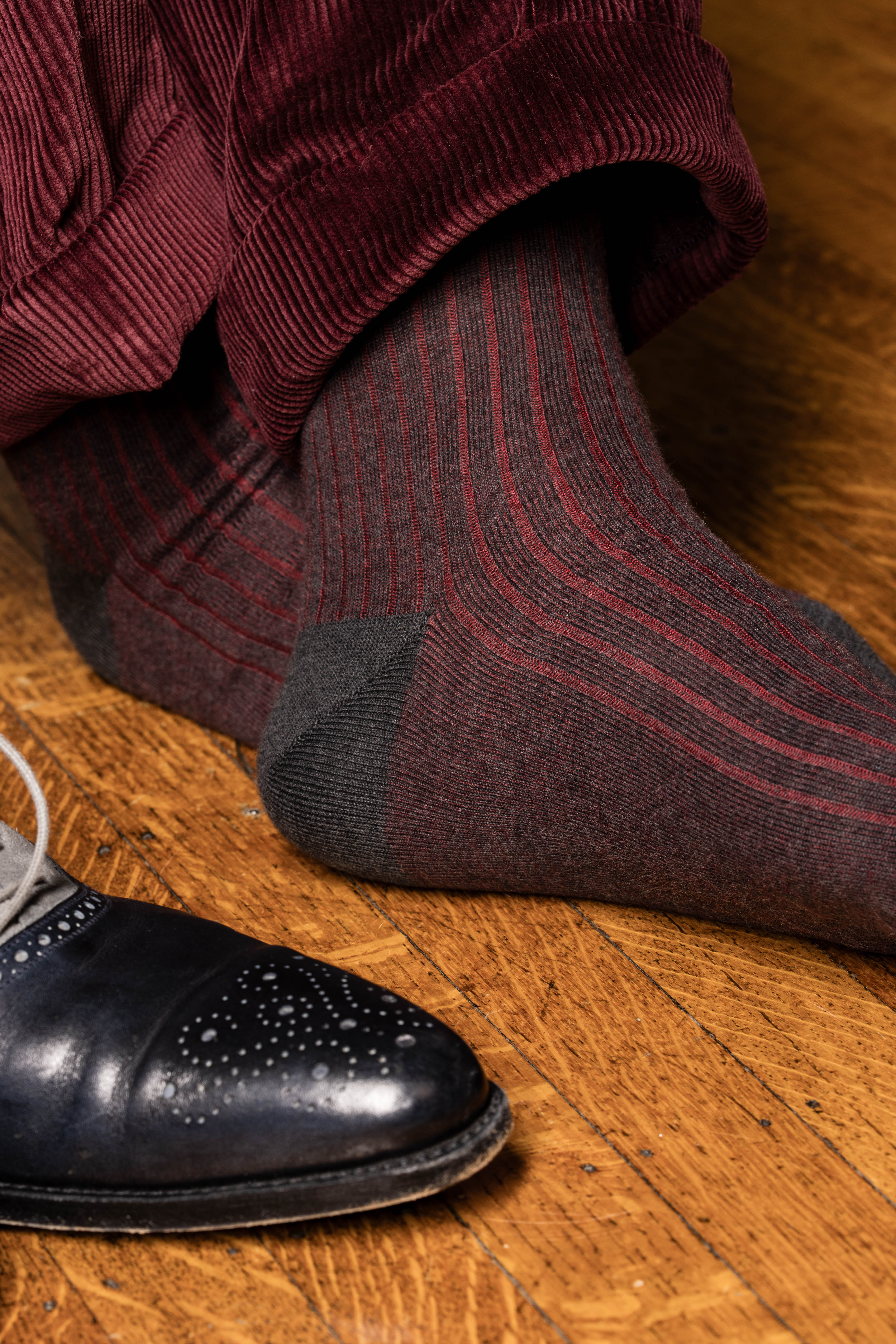 Gray & Blue Shadow Stripe Midweight Cotton Socks – Gentleman's Gazette