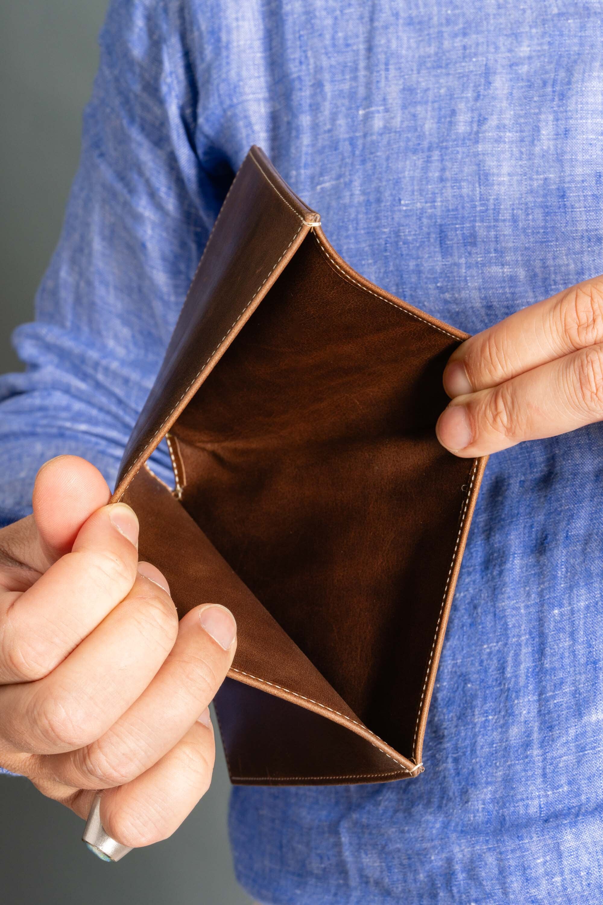 Antique Mahogany Passport Holder in Full-Grain Montecristo Leather – Gentleman's Gazette