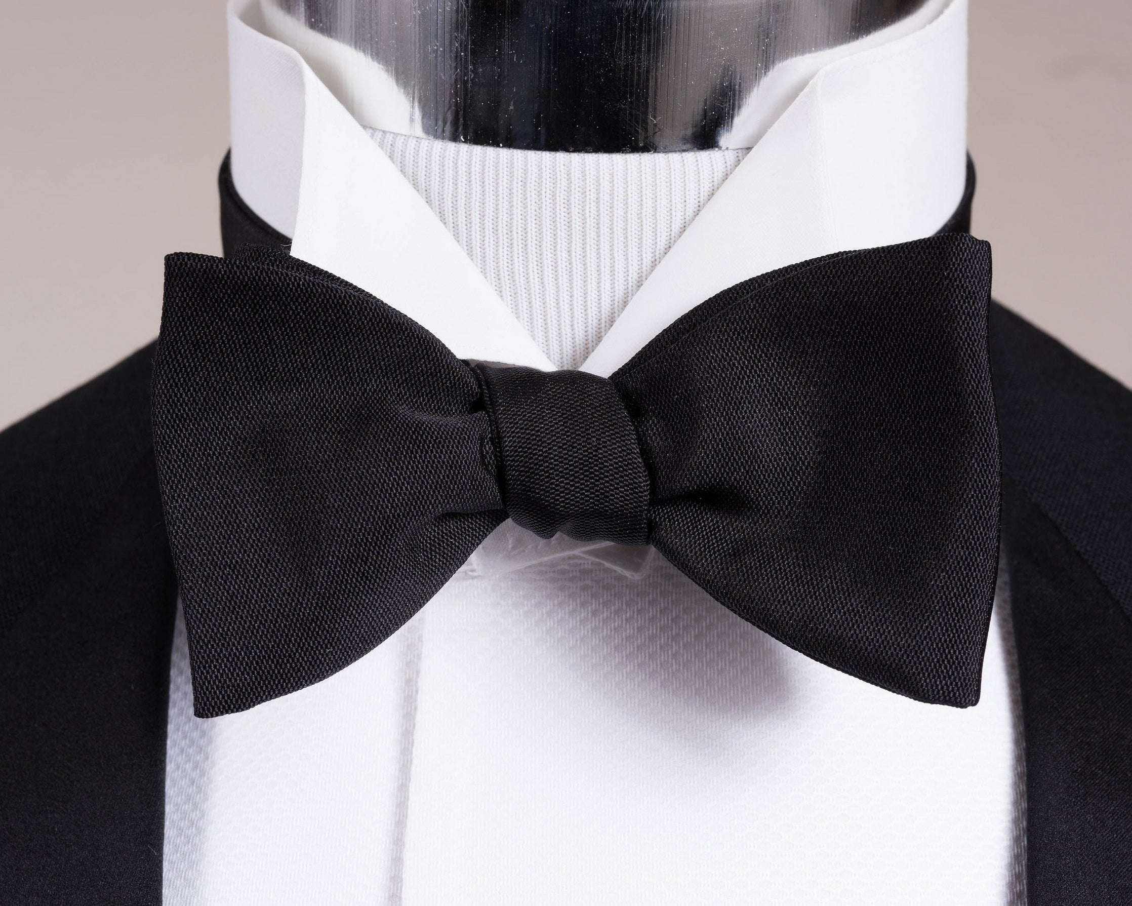 Black Single End Silk Barathea Bow Tie – Gentleman's Gazette