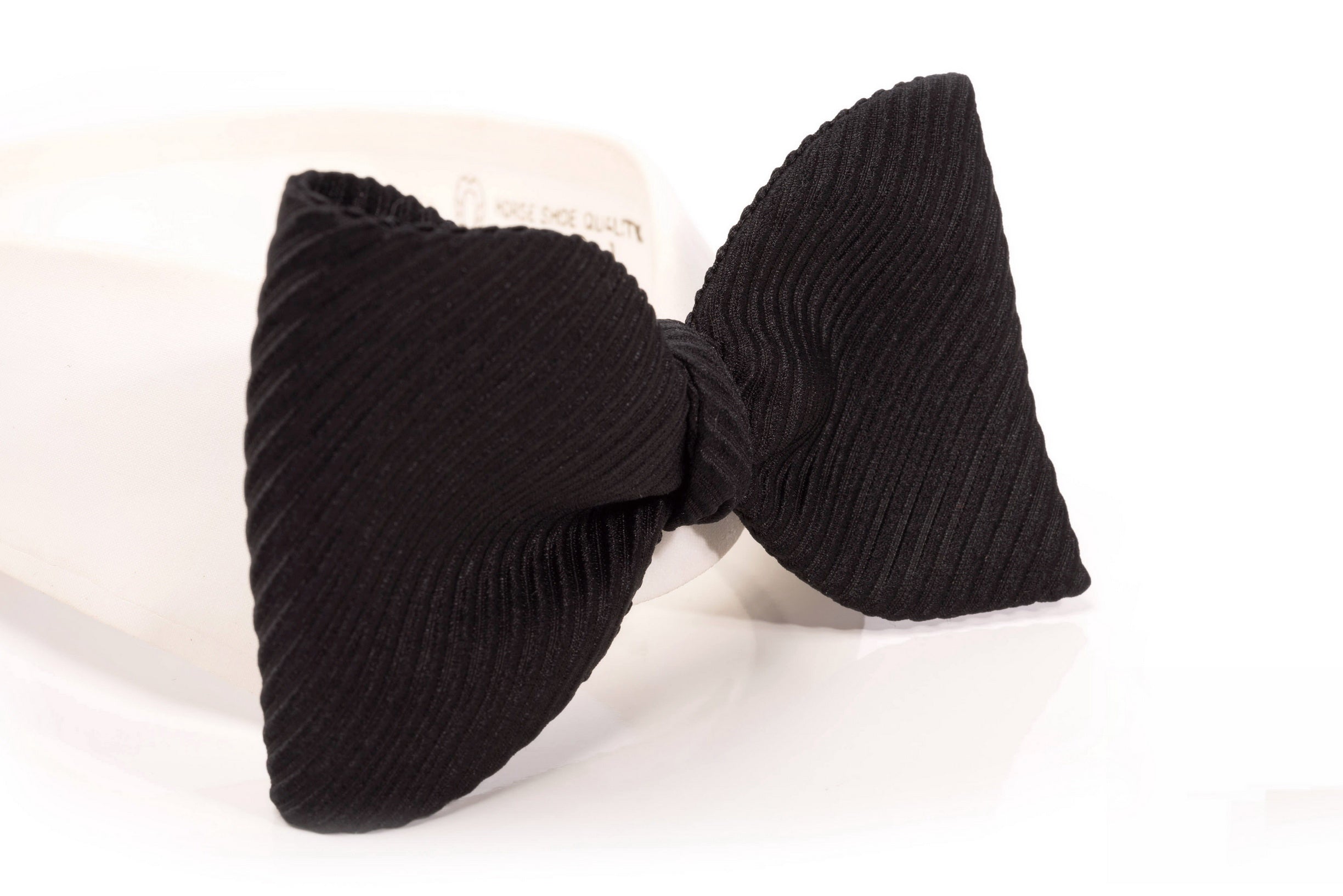 Single End Bow Tie in Black Silk Wide Ribbed Grosgrain - Fort Belvedere ...
