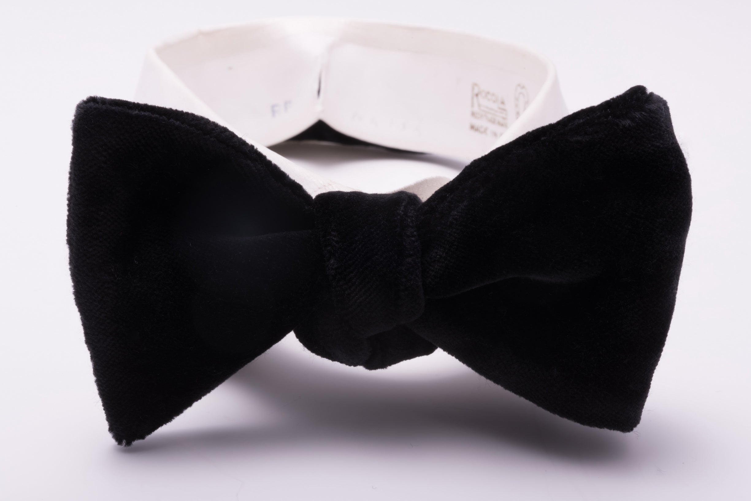 Single End Bow Tie in Black Silk Satin - Fort Belvedere – Gentleman's ...