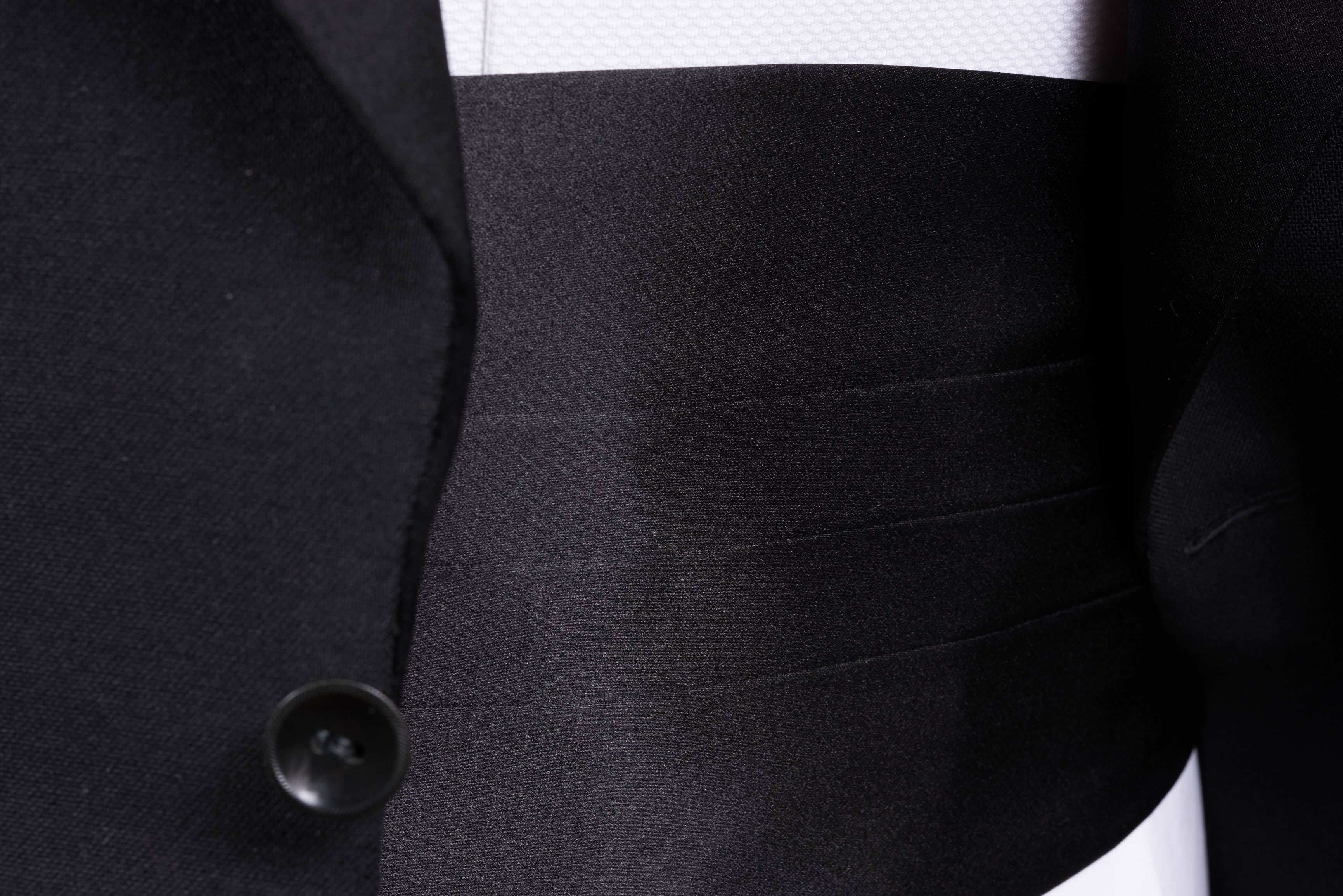 Cummerbund in Black Silk Satin - Fort Belvedere – Gentleman's Gazette