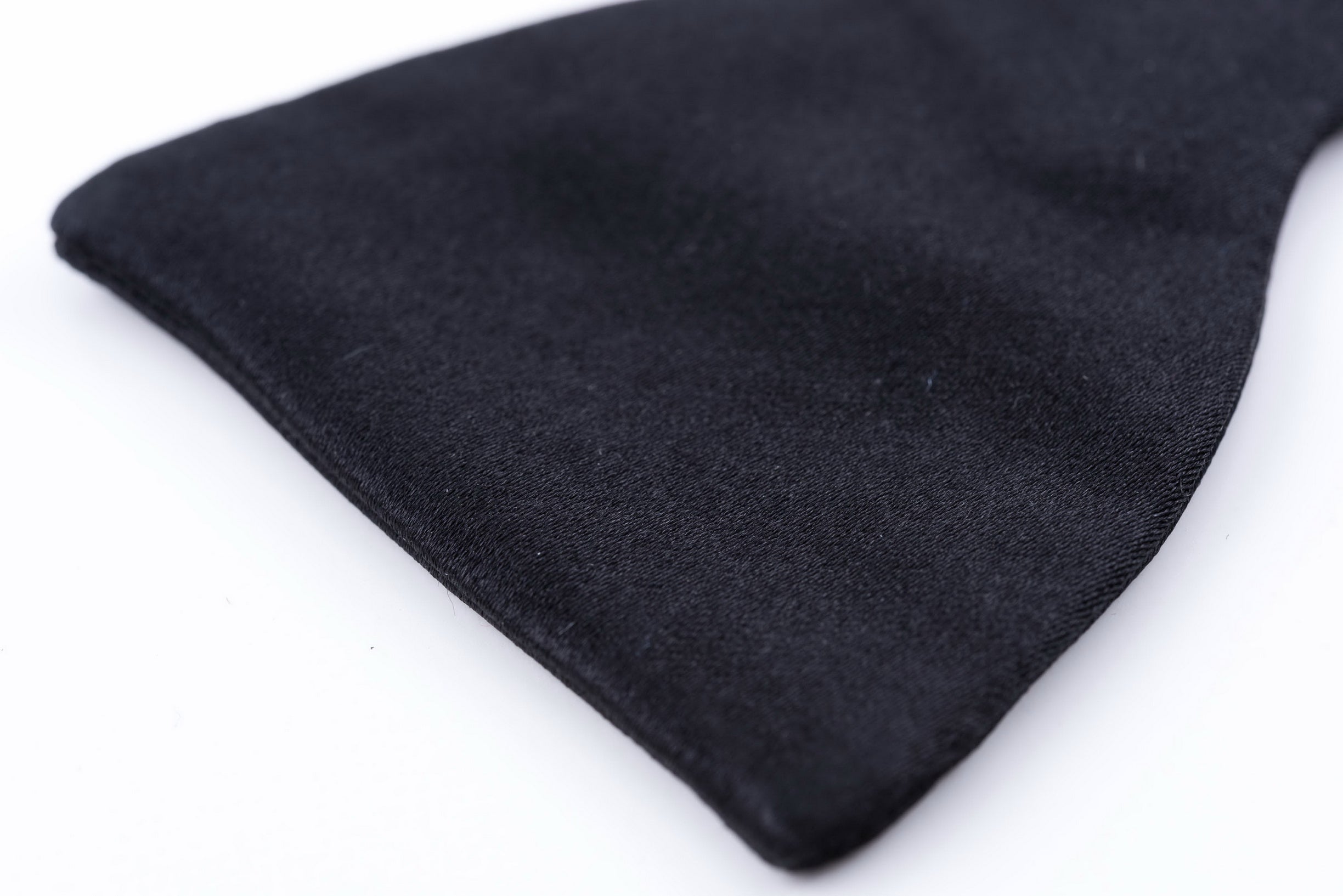 Single End Bow Tie in Black Silk Satin - Fort Belvedere – Gentleman's ...