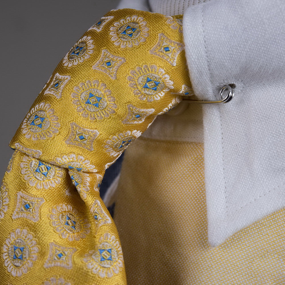 Collar Pin Safety Pin in Silver by Fort Belvedere – Gentleman's Gazette