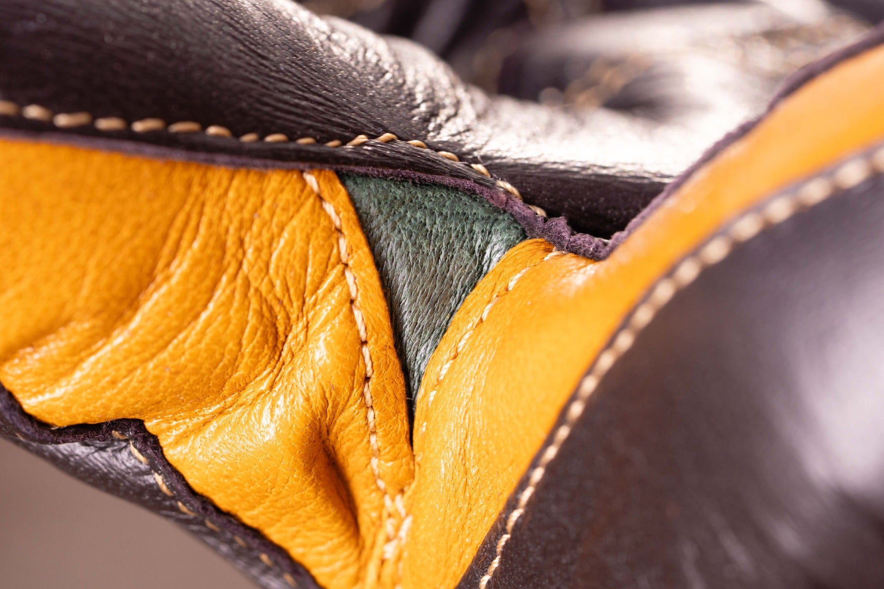 Dark Brown Touchscreen Lamb Nappa Gloves – Gentleman's Gazette