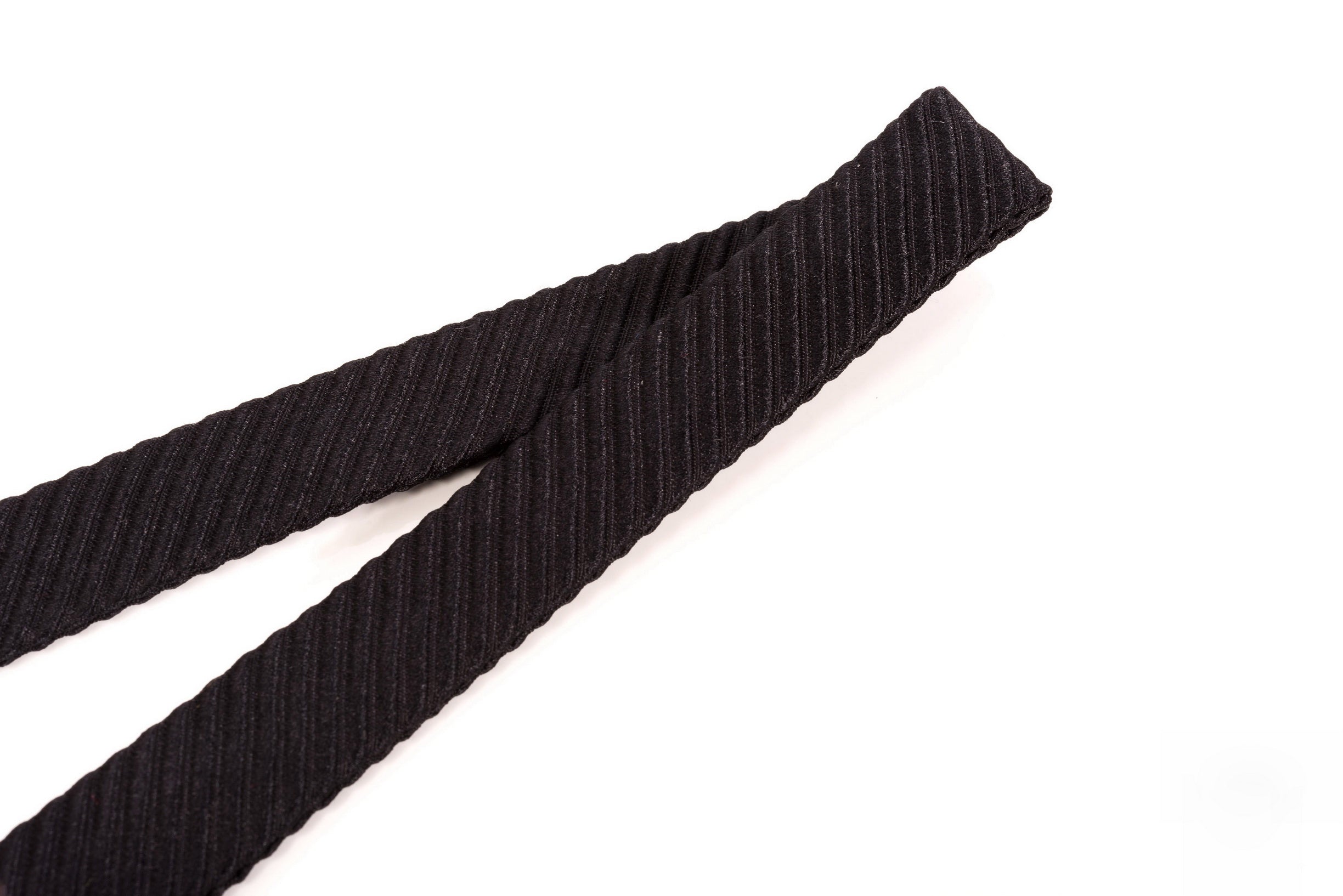 Single End Bow Tie in Black Silk Wide Ribbed Grosgrain - Fort Belvedere ...