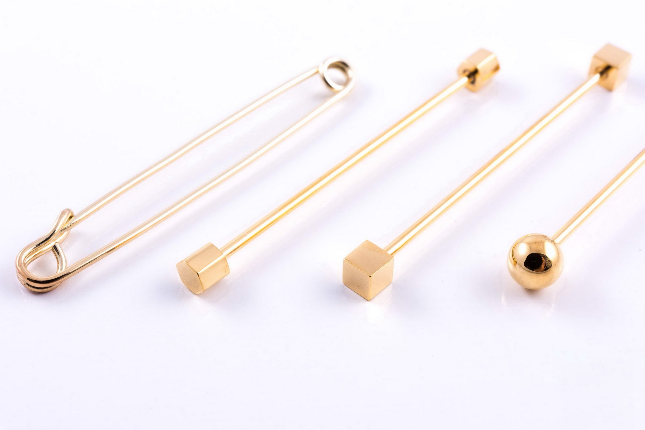 Collar Pin with Cubic End in Gold by Fort Belvedere – Gentleman's Gazette