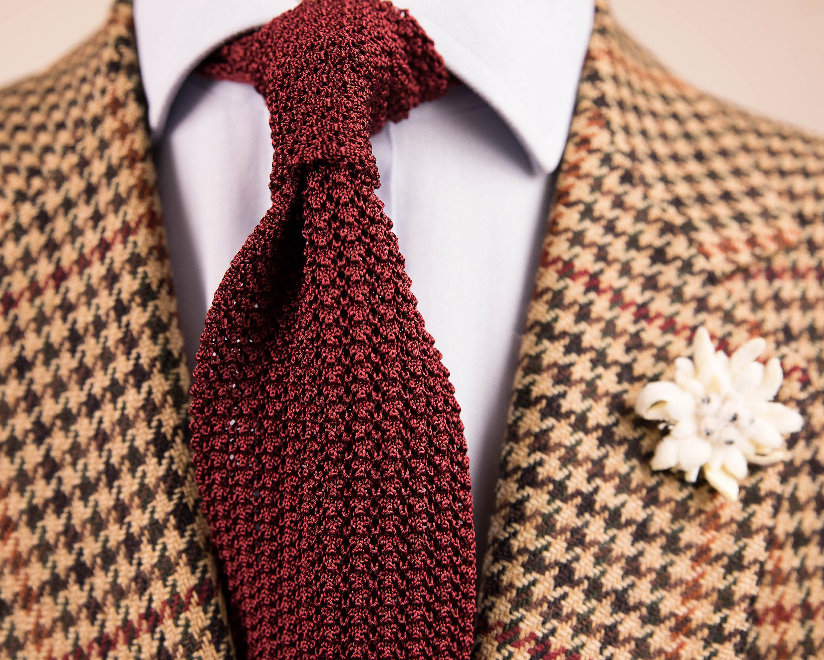 Knit Tie in Burgundy Solid Red Silk - Fort Belvedere – Gentleman's Gazette