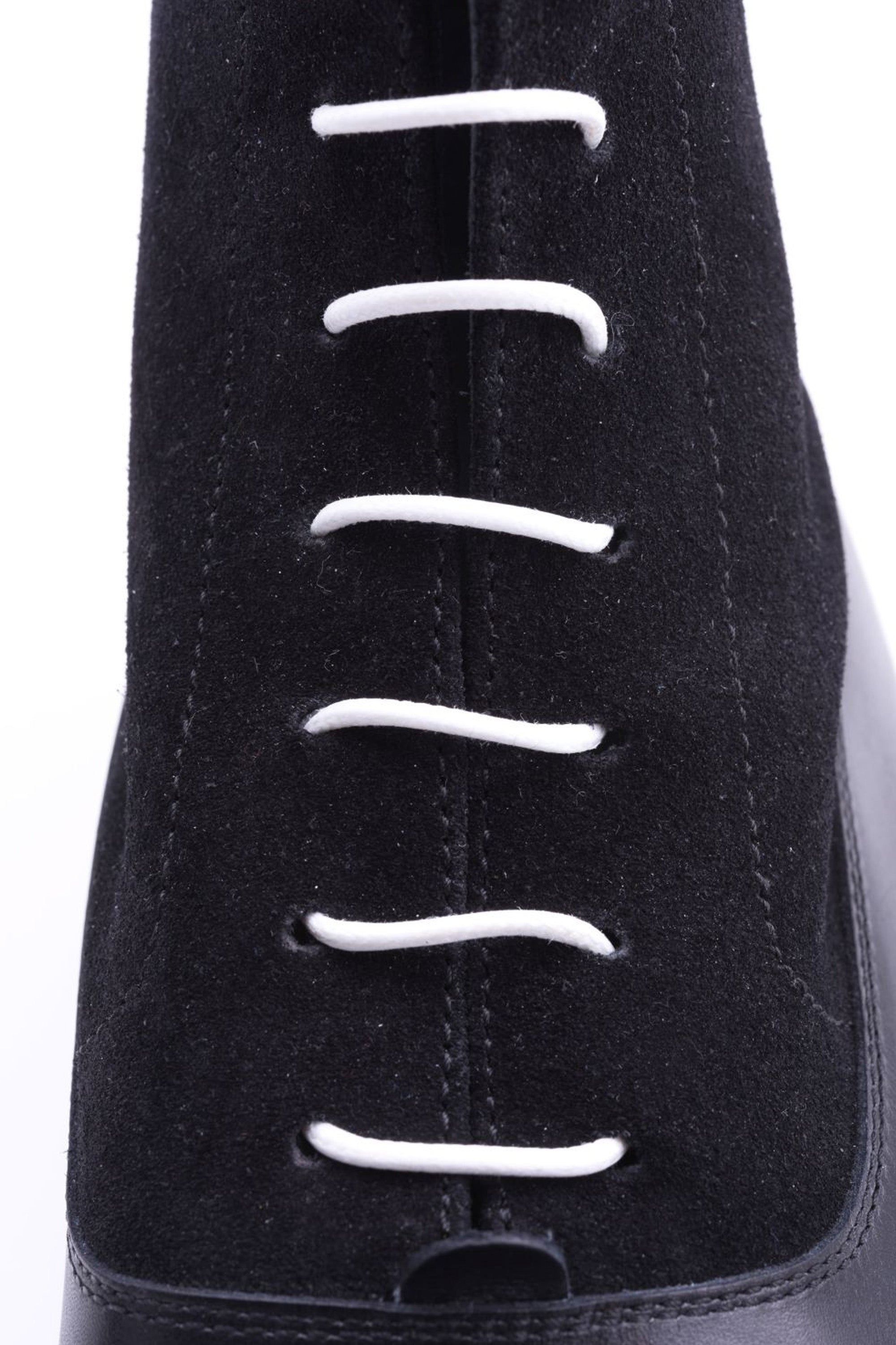 White Boot Laces Round Waxed Cotton - by Fort Belvedere – Gentleman's ...