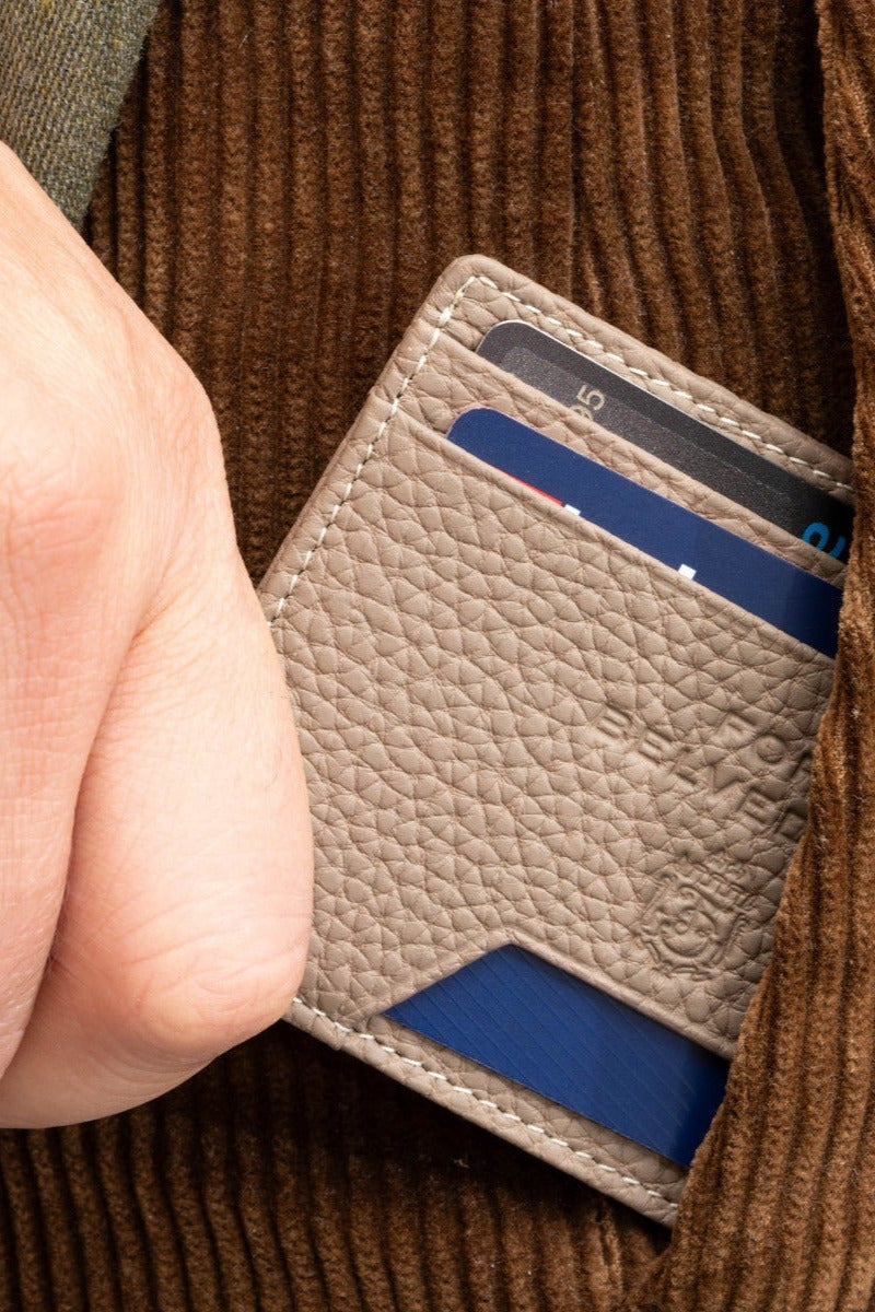 Slim Card Carrier Wallets – Gentleman's Gazette