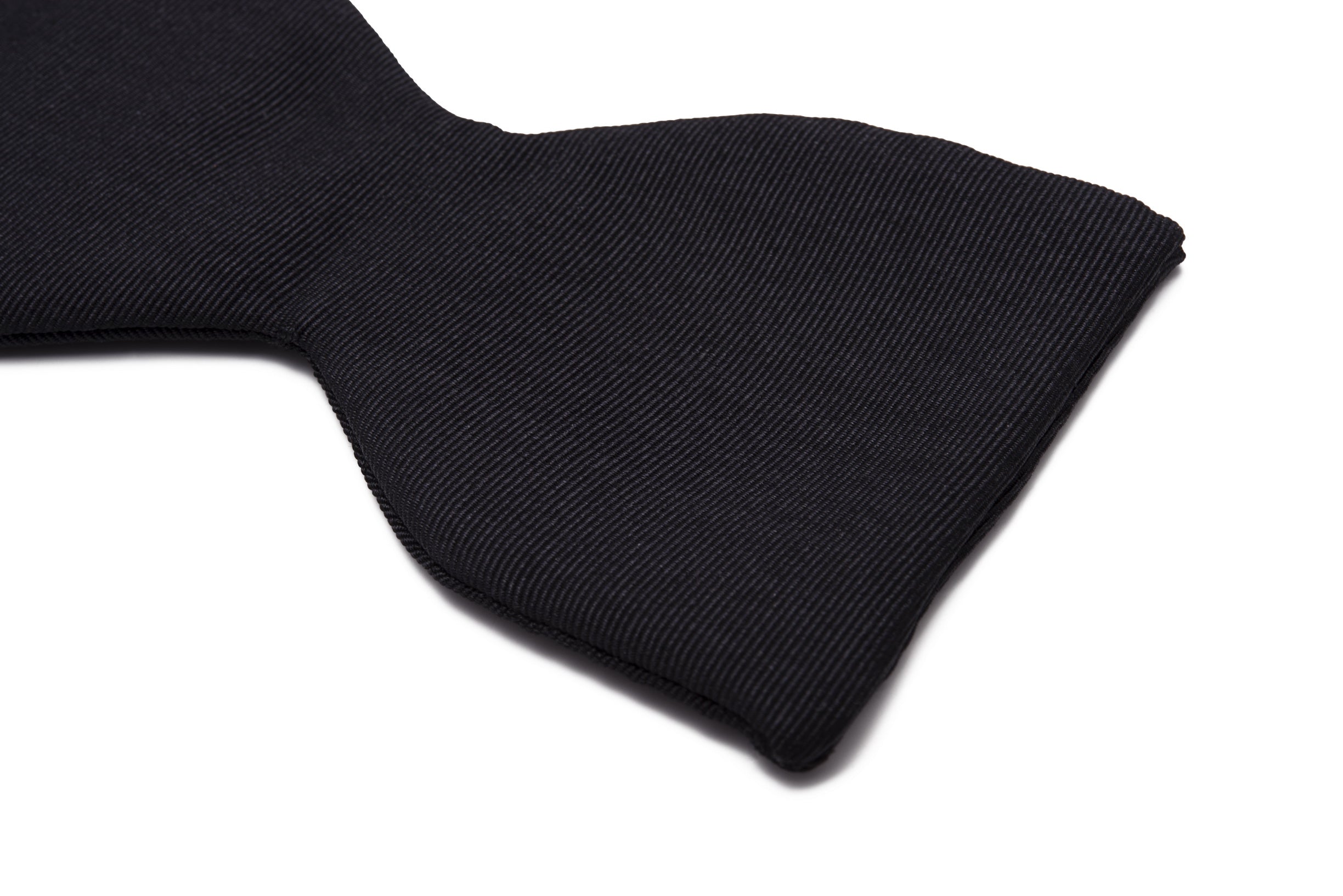 Small Single End Bow Tie in Black Silk Moire - Fort Belvedere ...