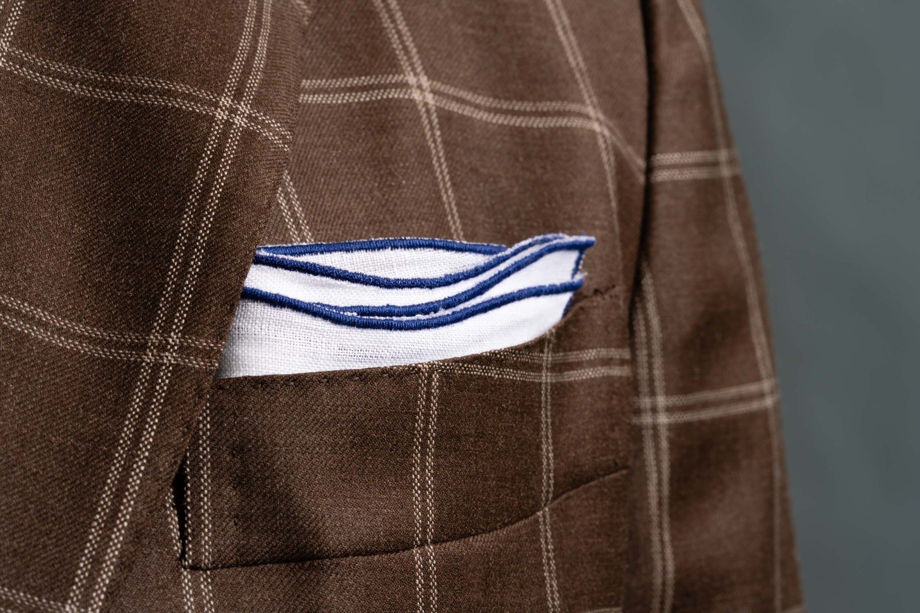 White Linen Pocket Square in Wave Shape with Navy Blue Hand-Machined ...